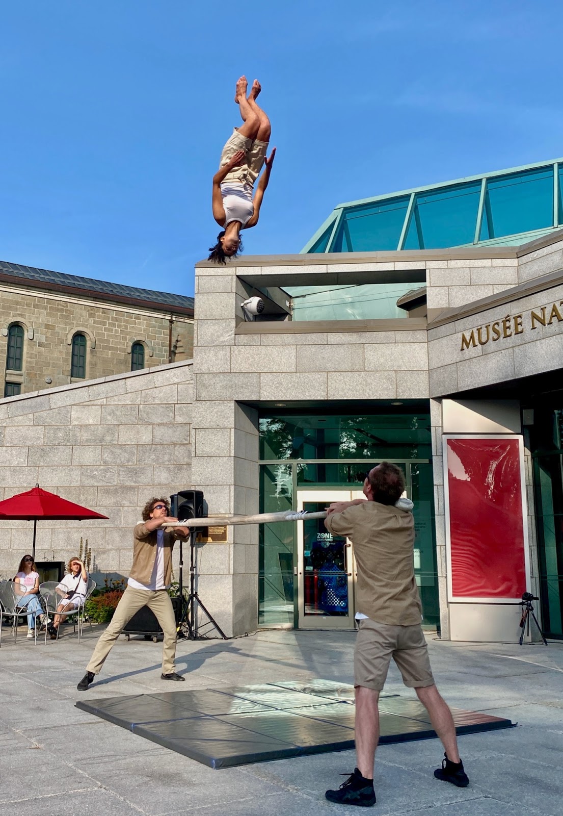 Machine de Cirque trio fly high above MNBAQ - The Quebec Chronicle ...