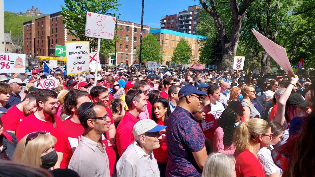 Protest against Bill 96 in Montreal draws thousands - The Quebec ...