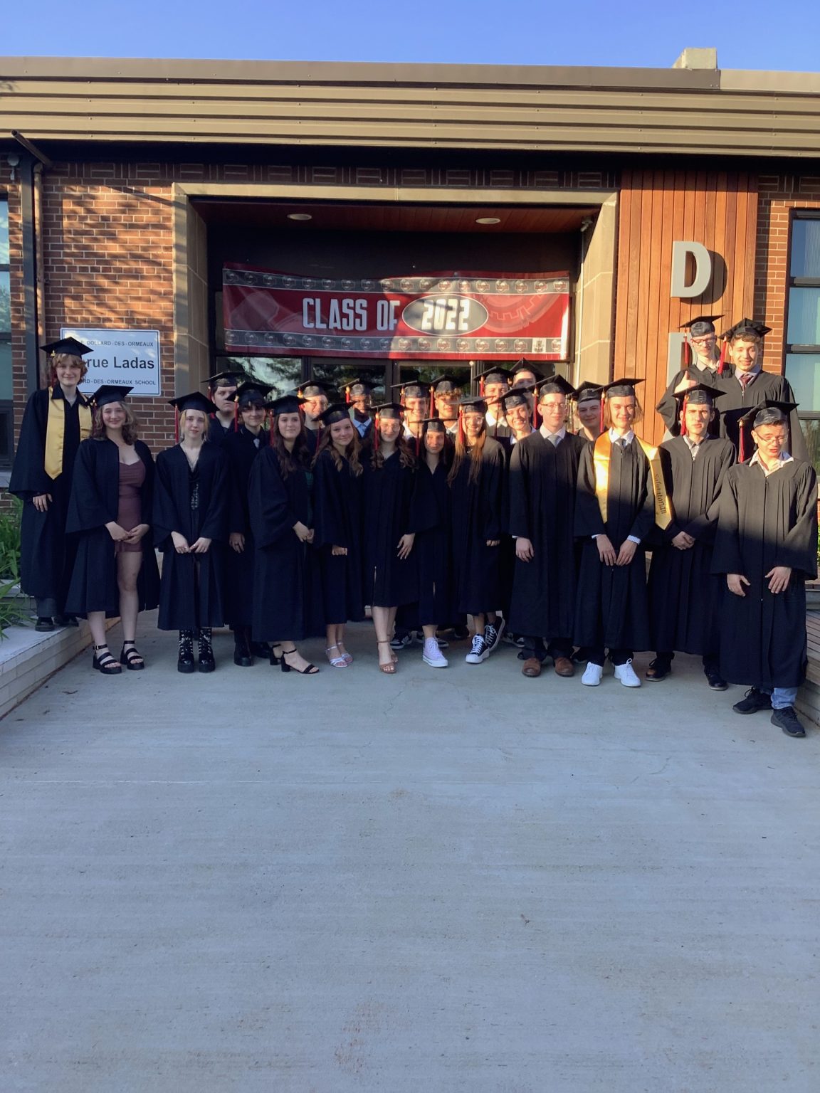 GRADUATION 2022: Congratulations to the Dollard-des-Ormeaux Class of ...