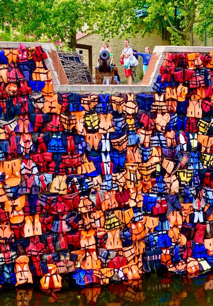 Life Jackets installation by Ai Weiwei reflects the plight of refugees ...