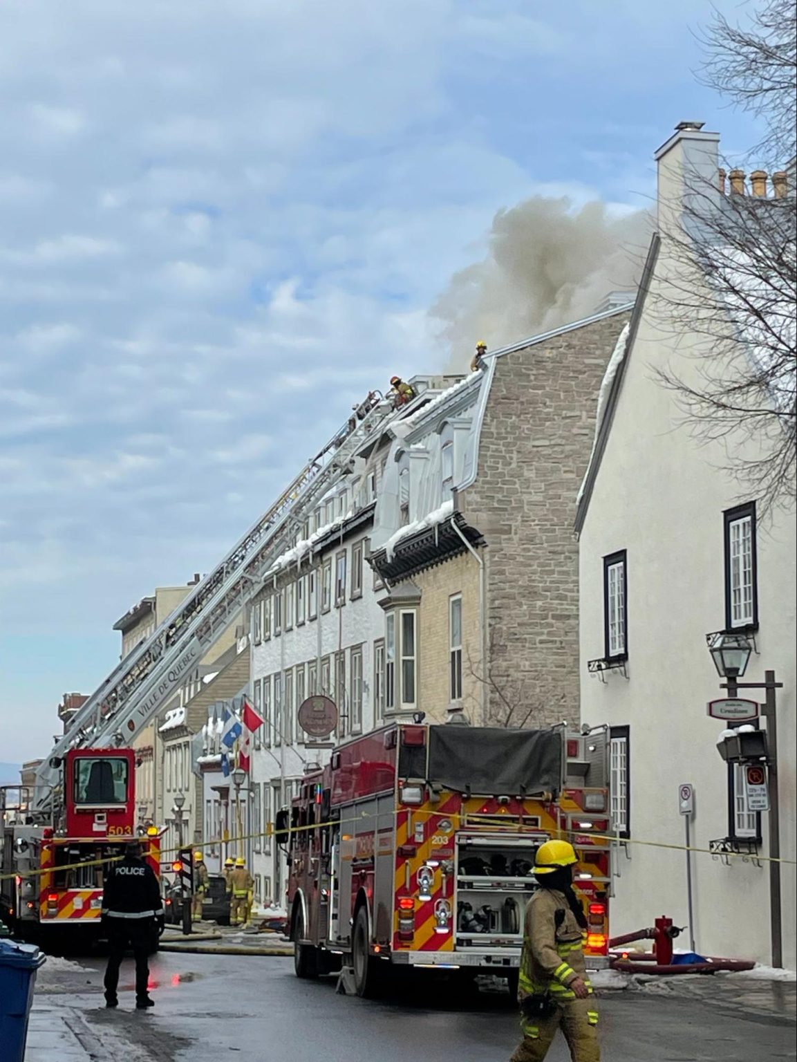 Five-alarm fire in Old Quebec causes Sunday lunch problems - The Quebec ...