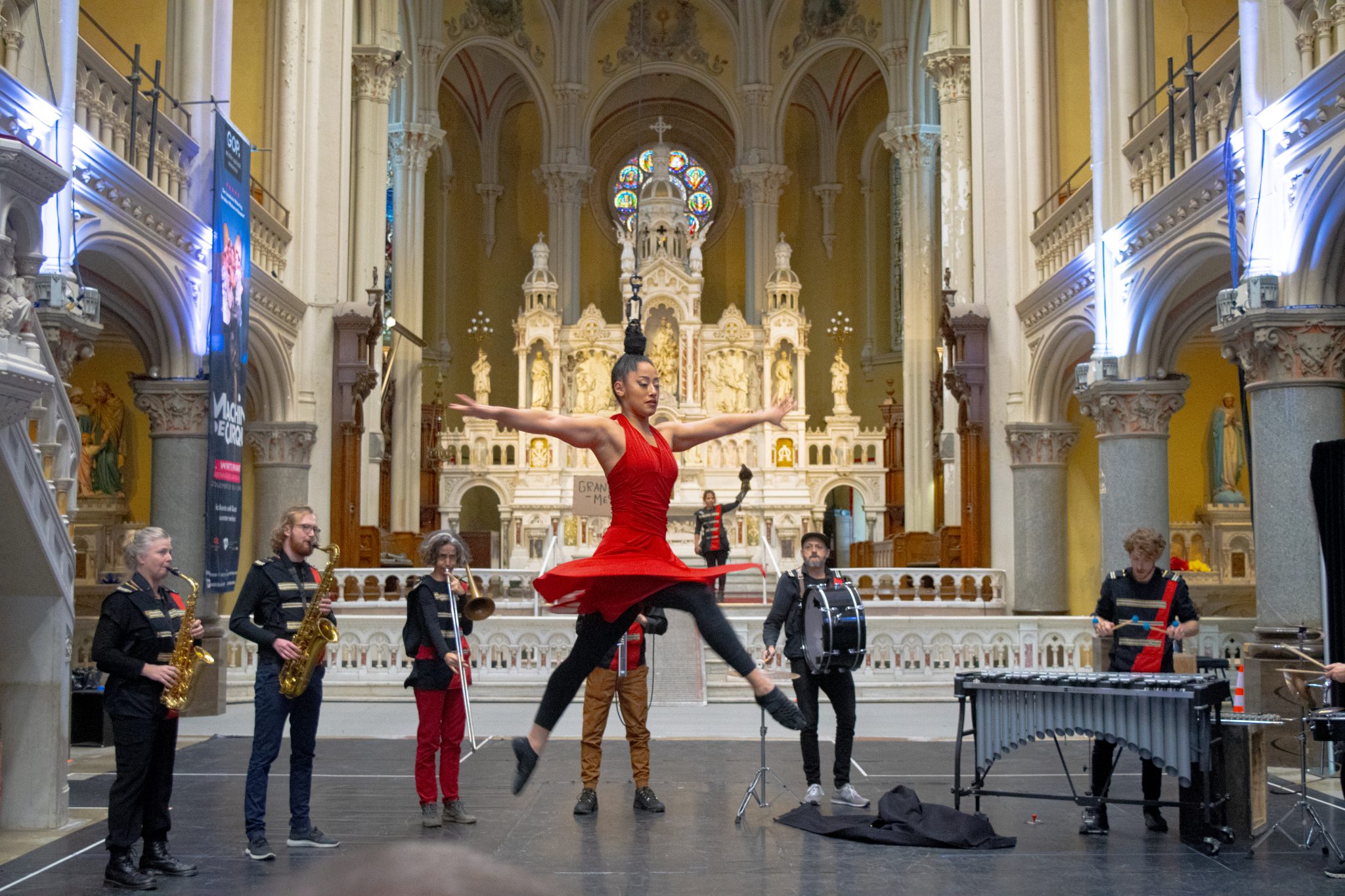 Machine de Cirque creates a Grand-Mess' for its 10th anniversary - The ...