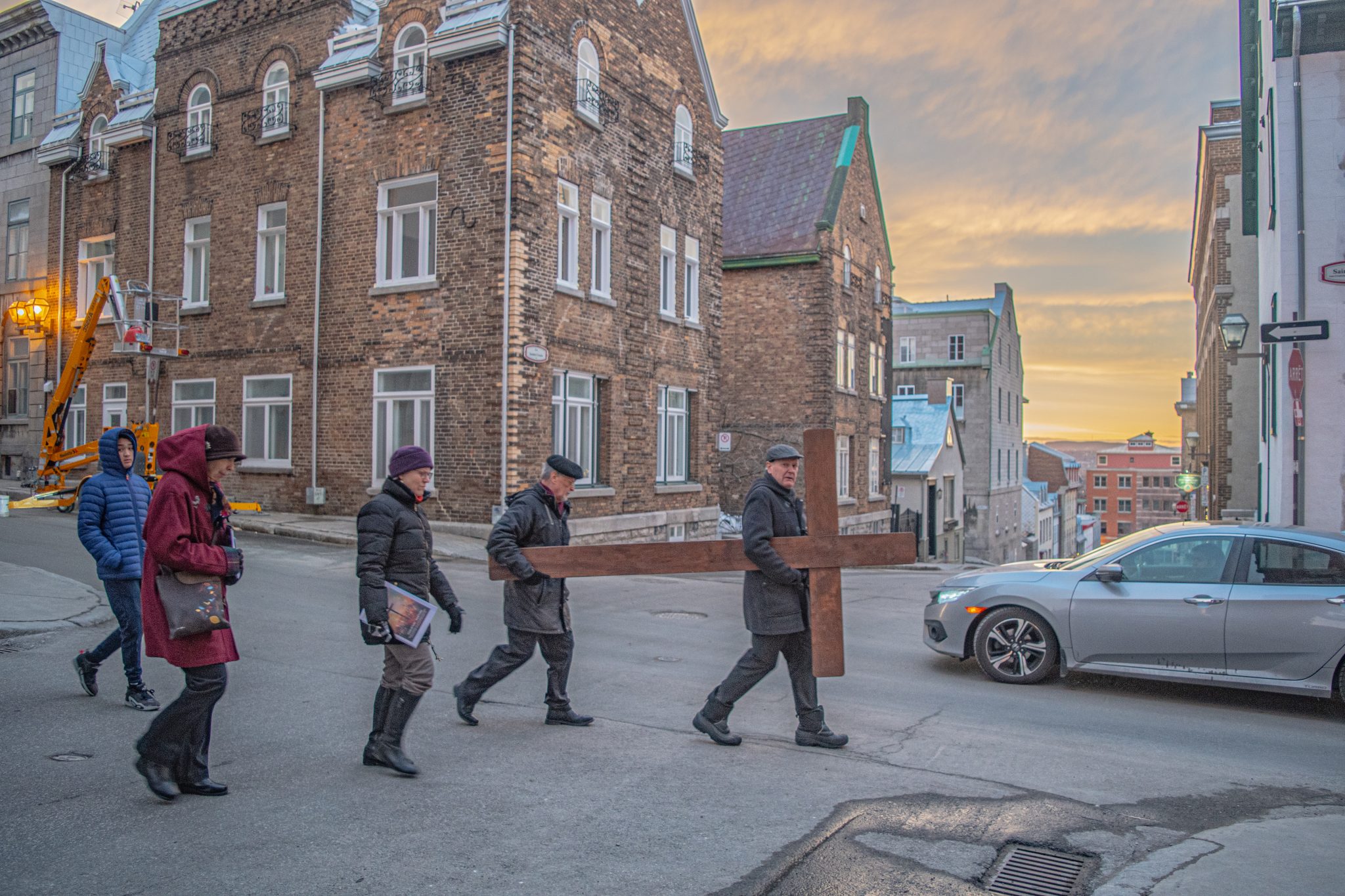Christians mark Good Friday with Procession of the Cross in Old Quebec ...