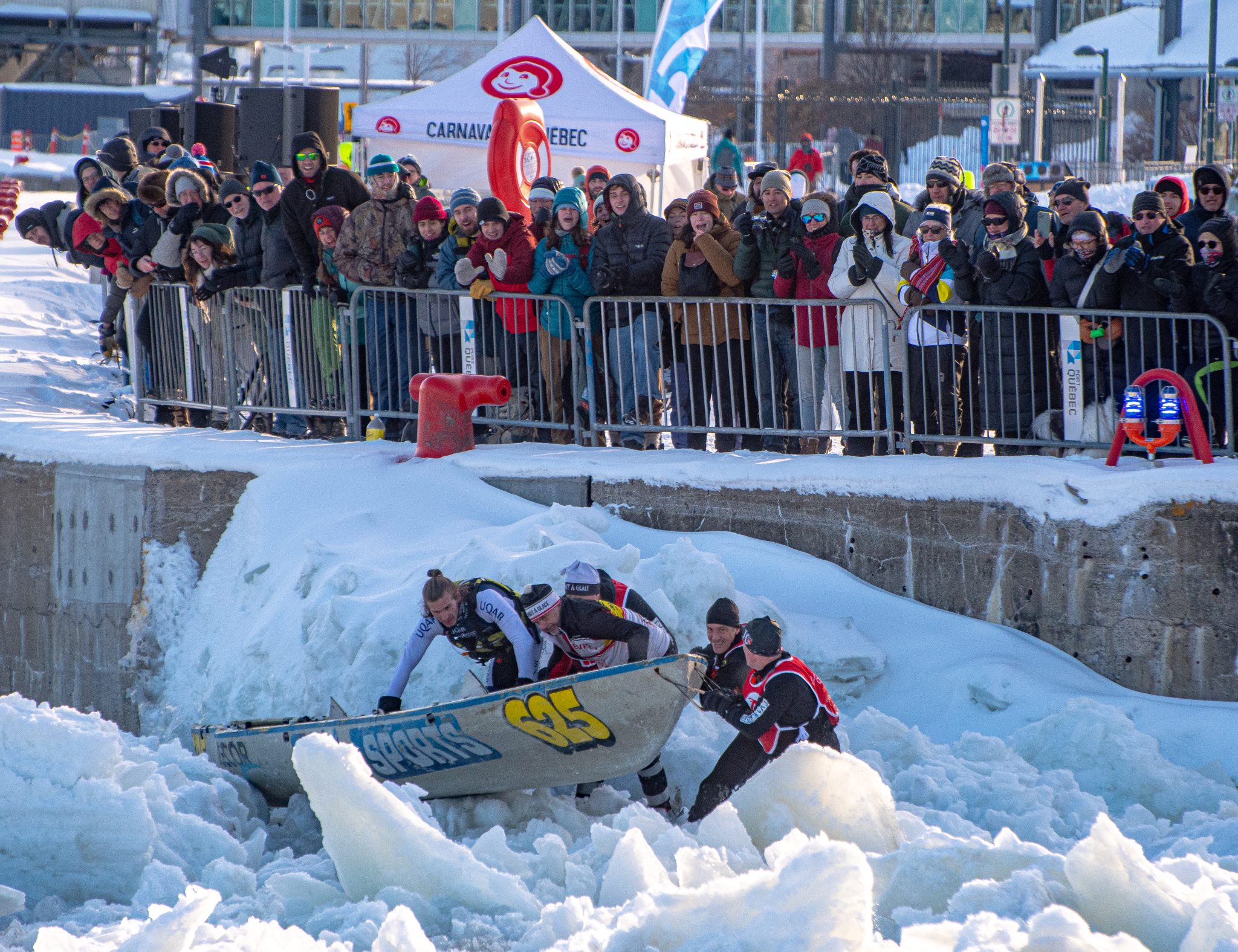 The treacherous St. Lawrence River challenges Carnival ice canoeists ...
