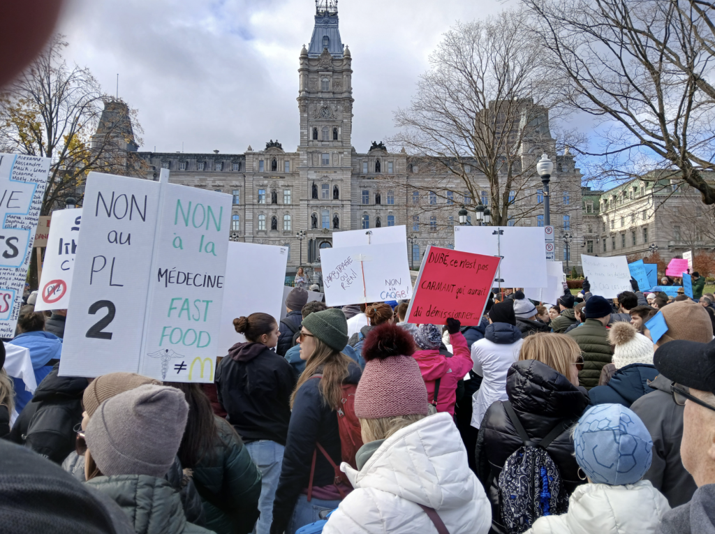 Doctors, medical students vent rage over Bill 2 at National Assembly ...